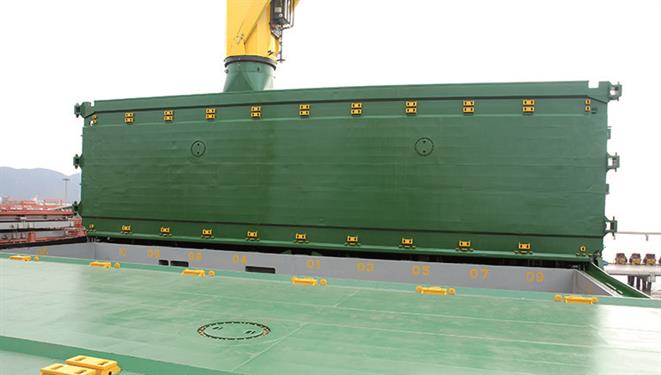 Hatch cover panel seals