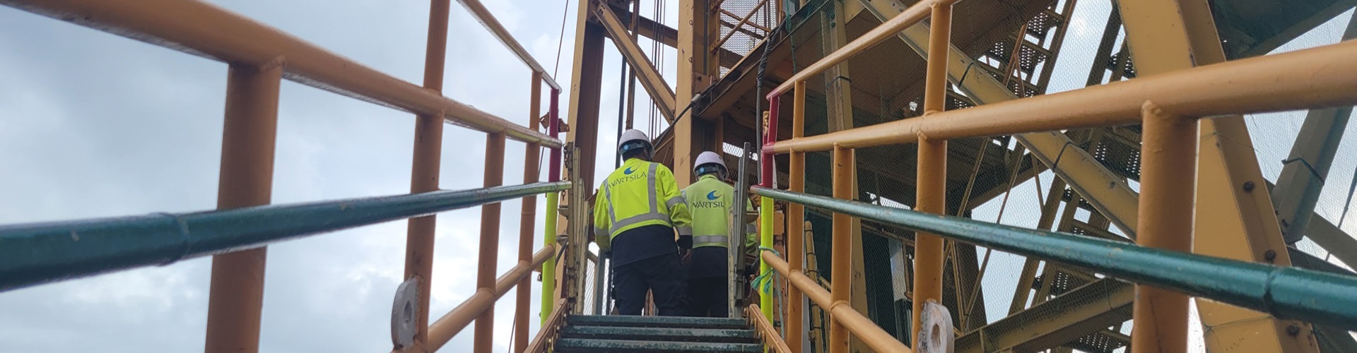 Onshore solutions for liquefaction, regasification and terminals