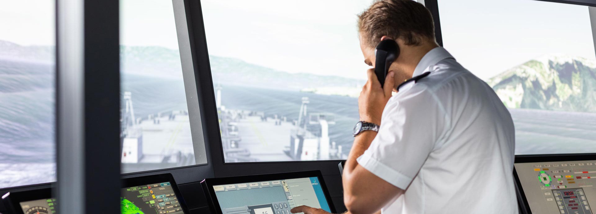 Wärtsilä GMDSS simulator TGS 5000