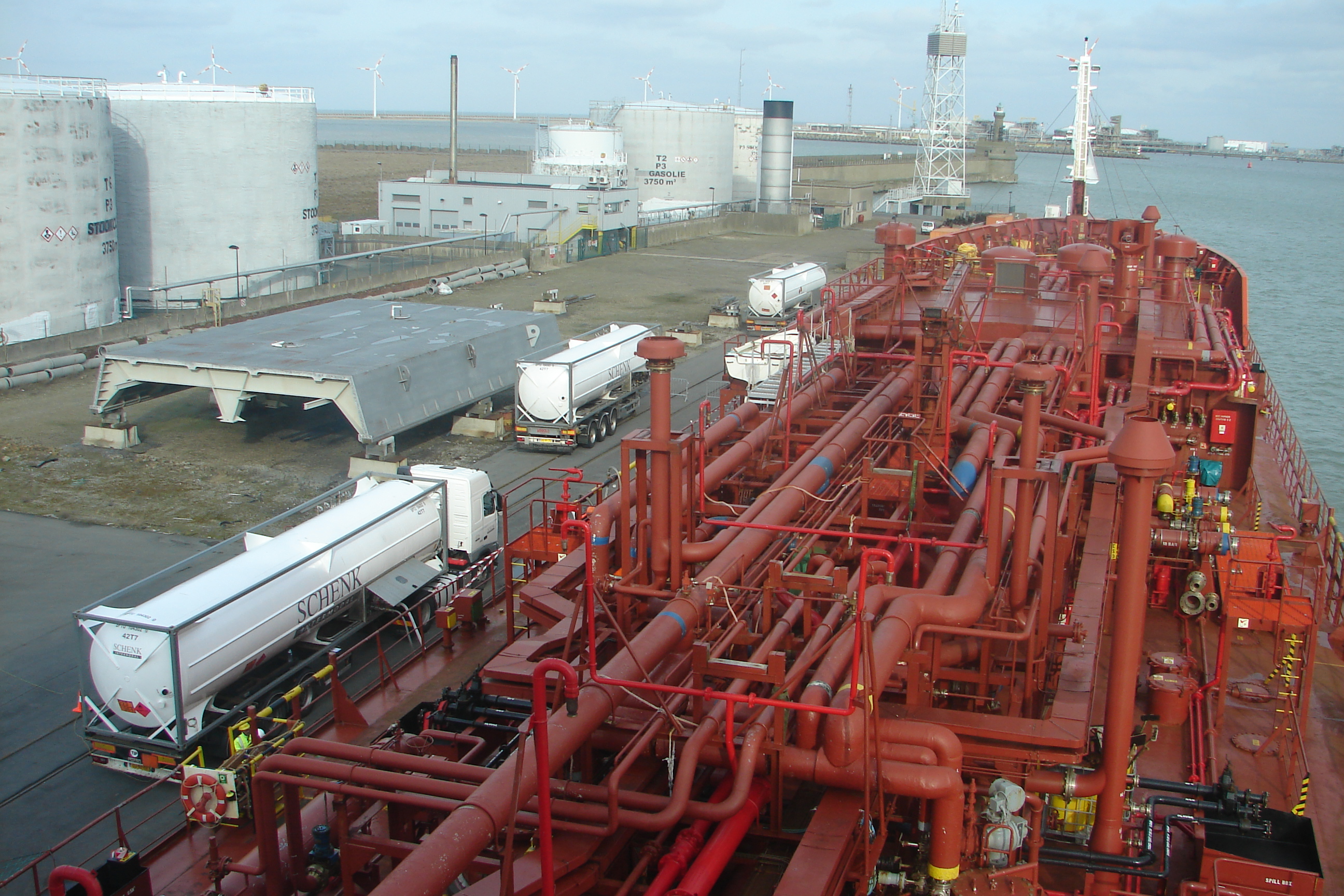 World's first ethane-powered marine vessels